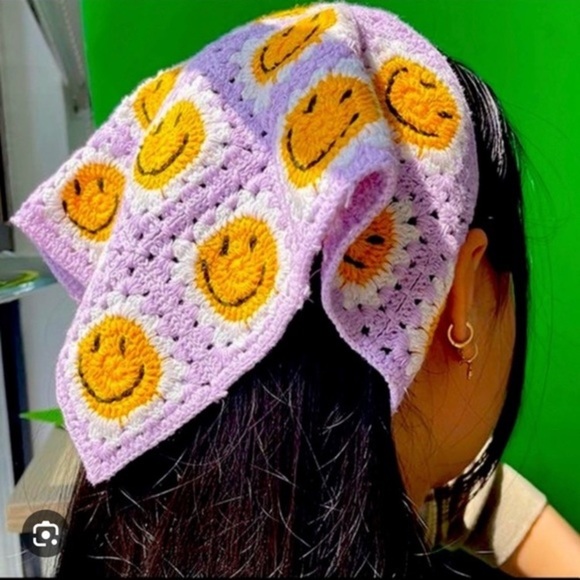 Sunday State | Accessories | Sunday State Smiley Face Crochet Granny ...